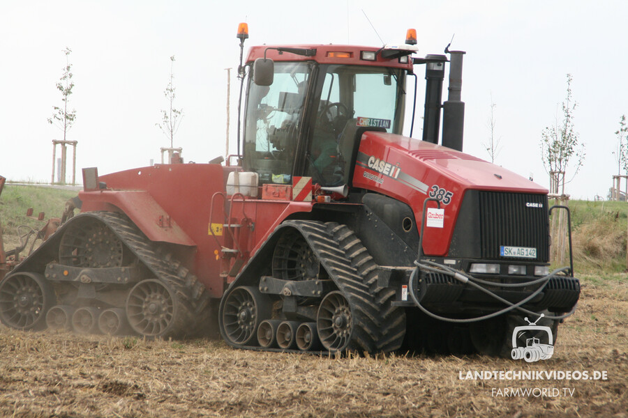 Case IH Quadtrac 385 - farmworld.tv