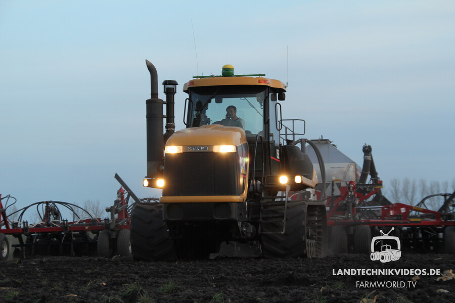 Cat Challenger 85E mit Airseeder - farmworld.tv