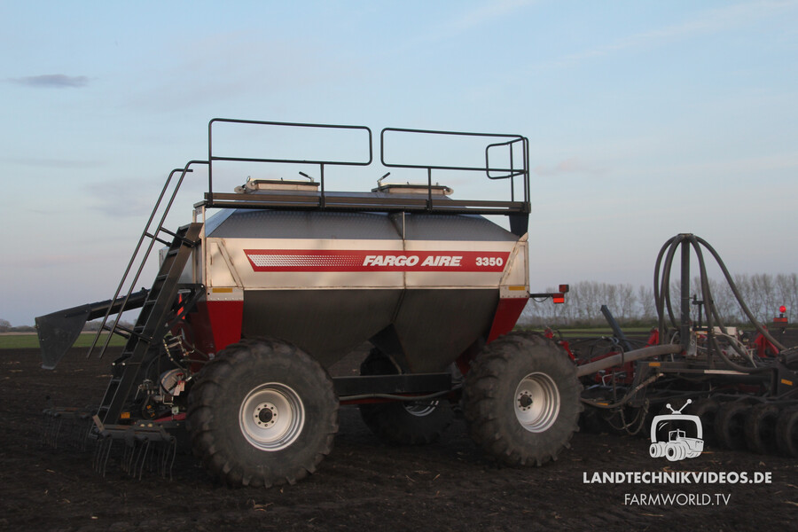 Cat Challenger 85E mit Airseeder - farmworld.tv