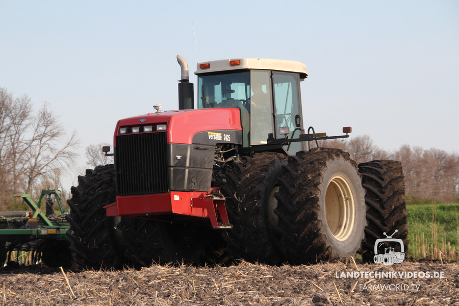 Versatile 2425 - farmworld.tv