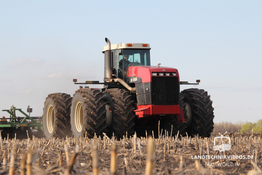 Versatile 2425 - farmworld.tv