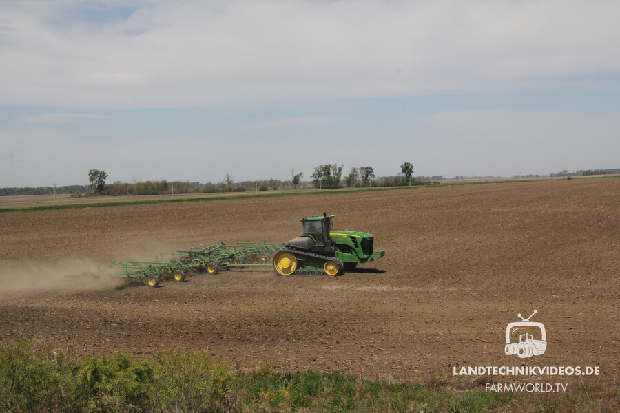 John Deere 9530T - farmworld.tv