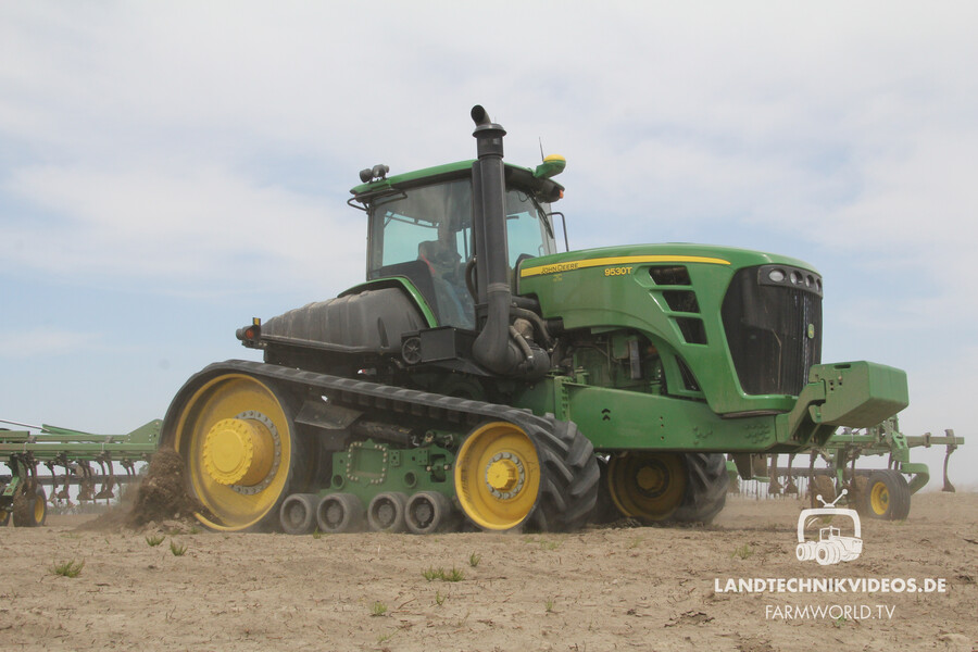 John Deere 9530T - farmworld.tv