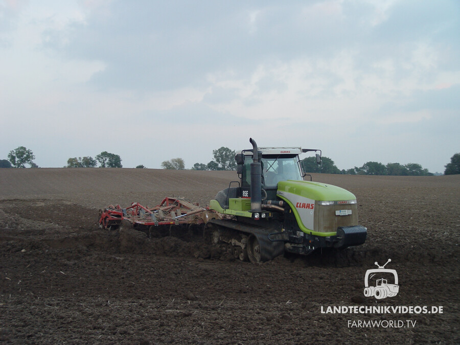 Claas 85E Raupe - farmworld.tv