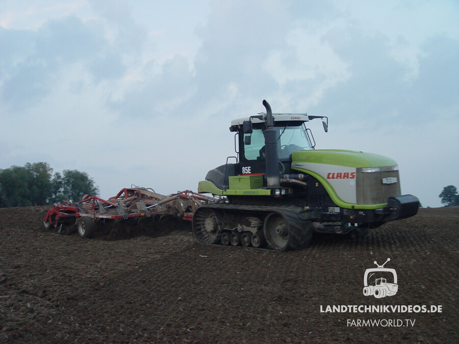 Claas 85E Raupe - farmworld.tv