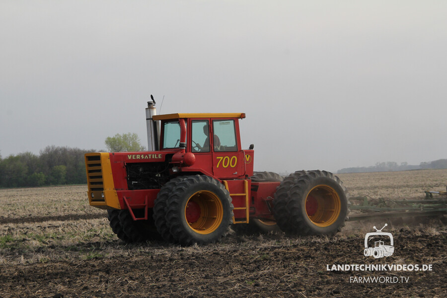 Versatile 700 - farmworld.tv