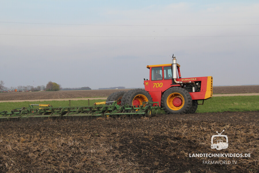 Versatile 700 - farmworld.tv