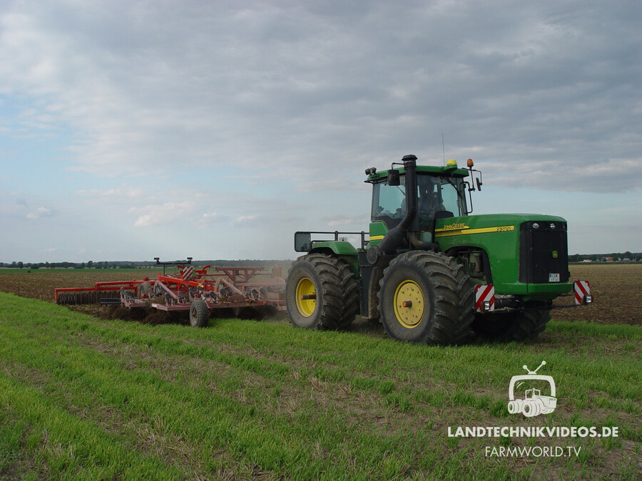 John Deere 9320 - farmworld.tv