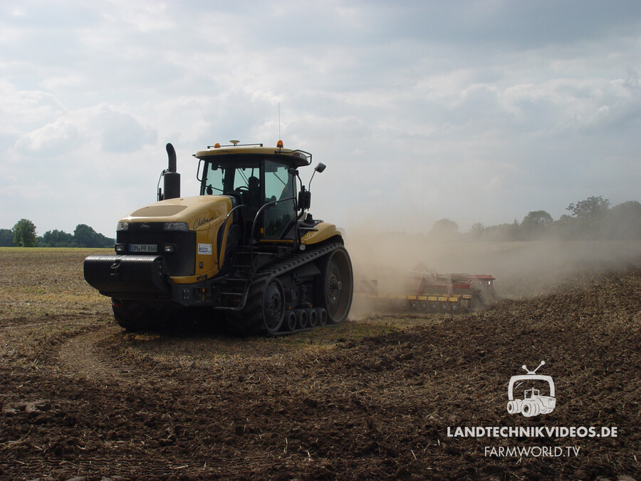 Claas Xerion 3300 & Challenger MT 865 - farmworld.tv