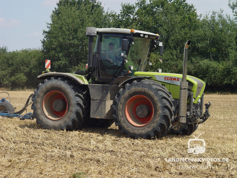 Claas Xerion 3300 - farmworld.tv