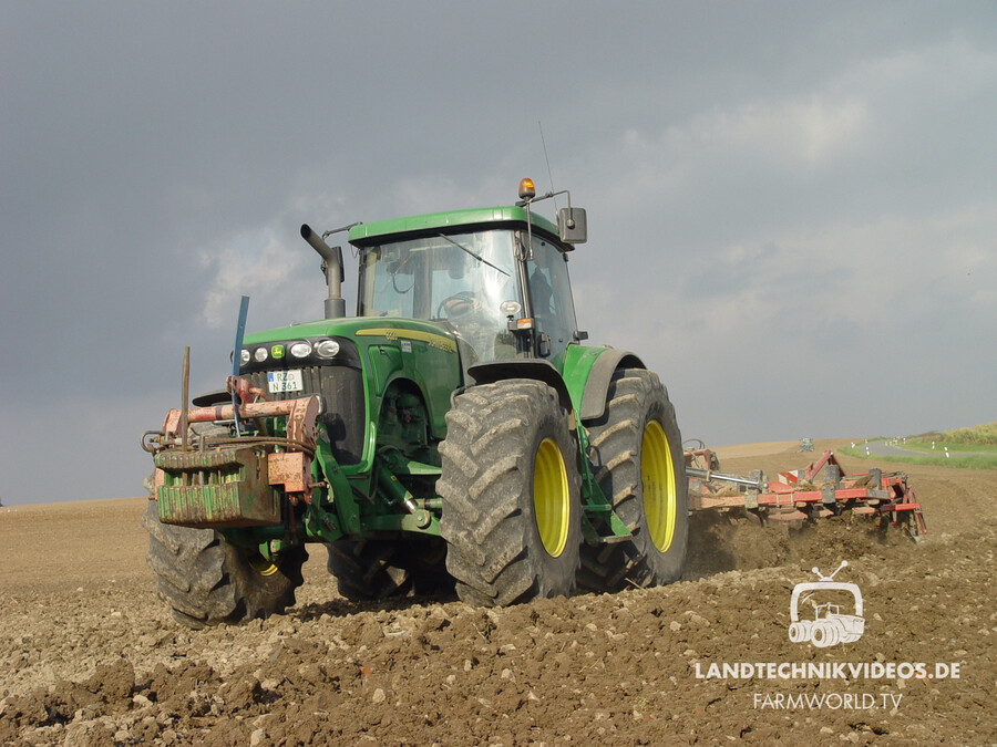 John Deere 8320 - farmworld.tv