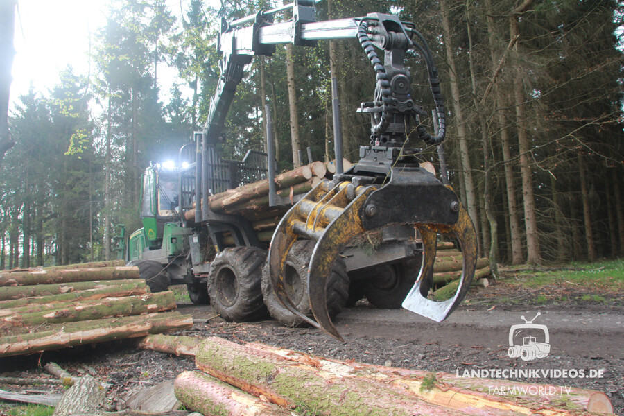 John Deere Forstmaschinen LU Skovrodderne ApS - farmworld.tv