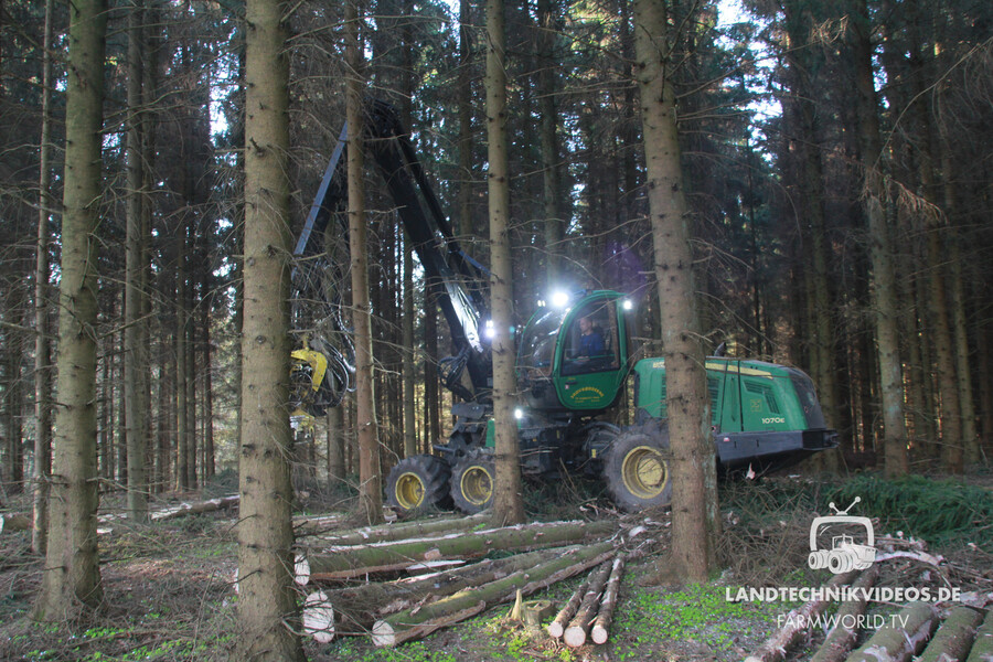 John Deere Forstmaschinen LU Skovrodderne ApS - farmworld.tv