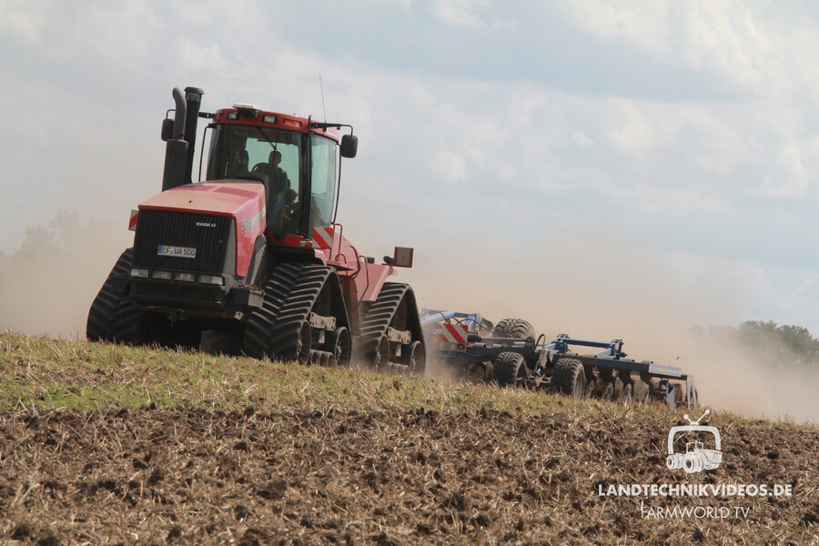 Case IH Quadtrac 535 + Rebell - farmworld.tv