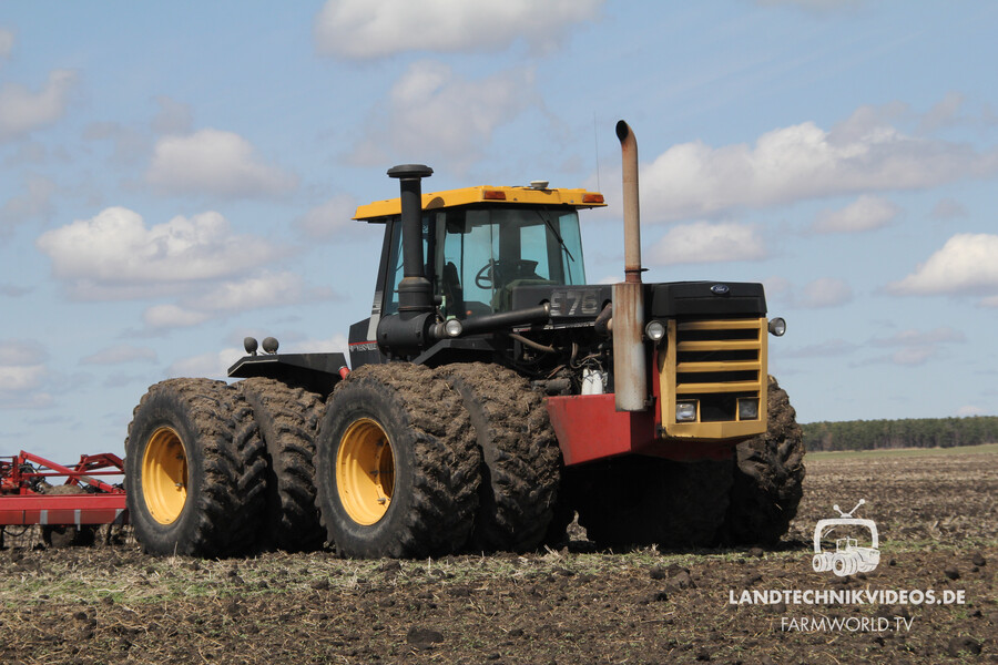 Versatile 976 und 800 - farmworld.tv