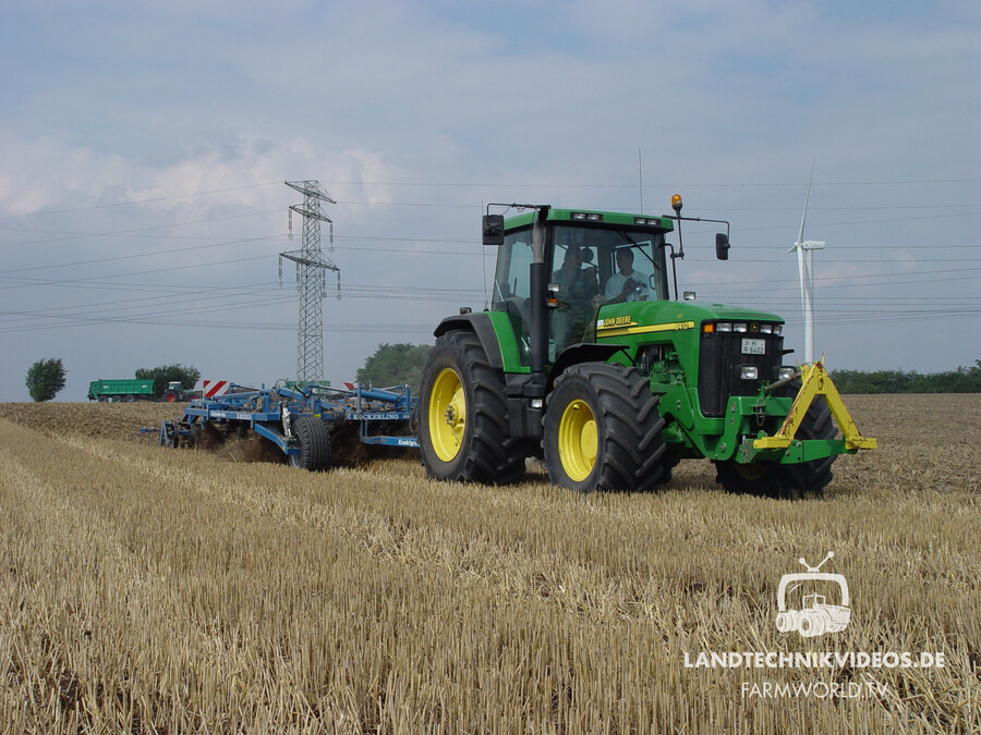 John Deere 8410 - farmworld.tv