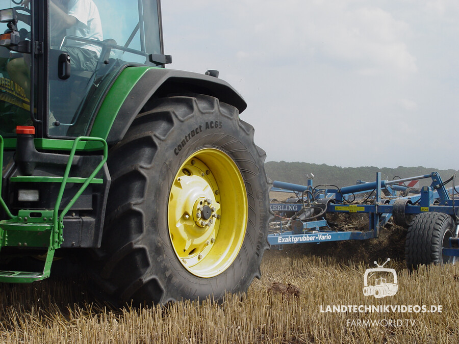 John Deere 8410 - farmworld.tv