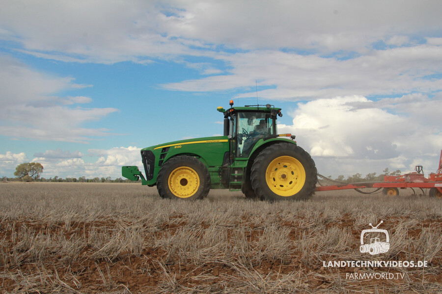 John Deere 8130 - farmworld.tv