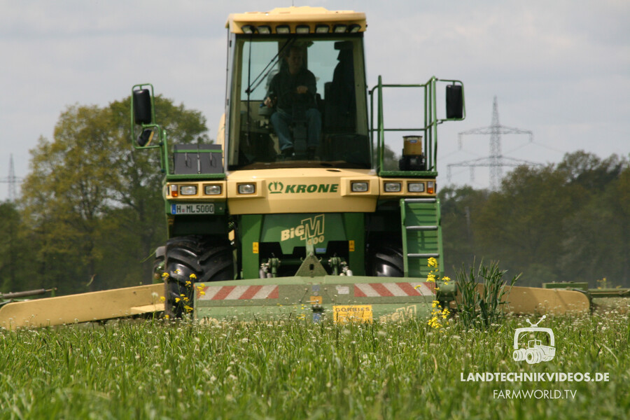 Krone BiG M 400 - farmworld.tv