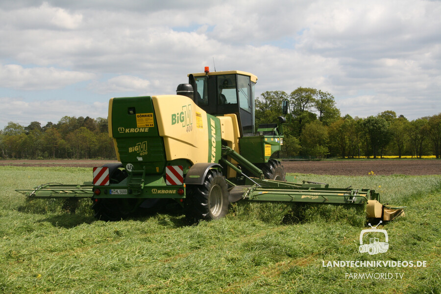 Krone BiG M 400 - farmworld.tv