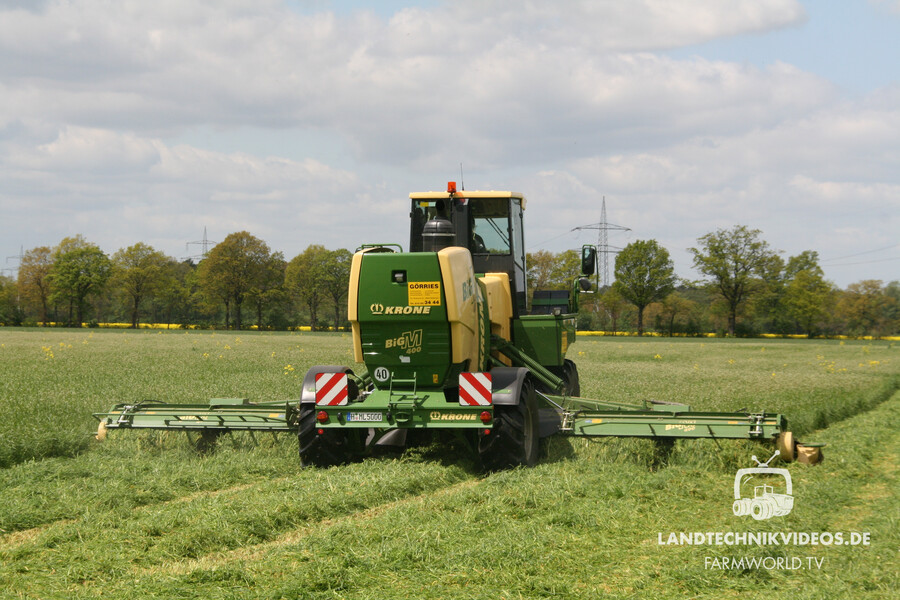 Krone BiG M 400 - farmworld.tv