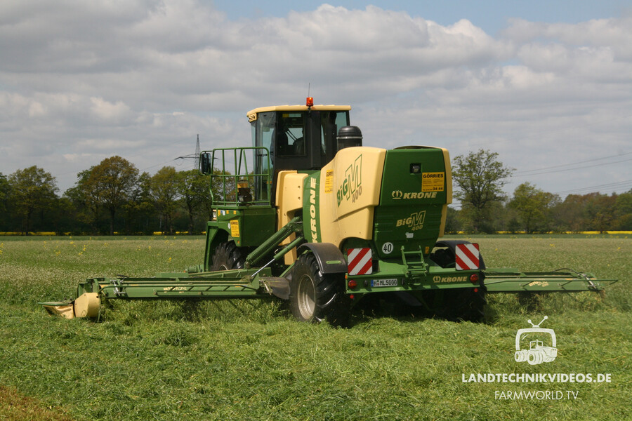 Krone BiG M 400 - farmworld.tv