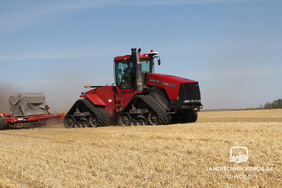 Case IH Quadtrac 535 + Striegel - farmworld.tv