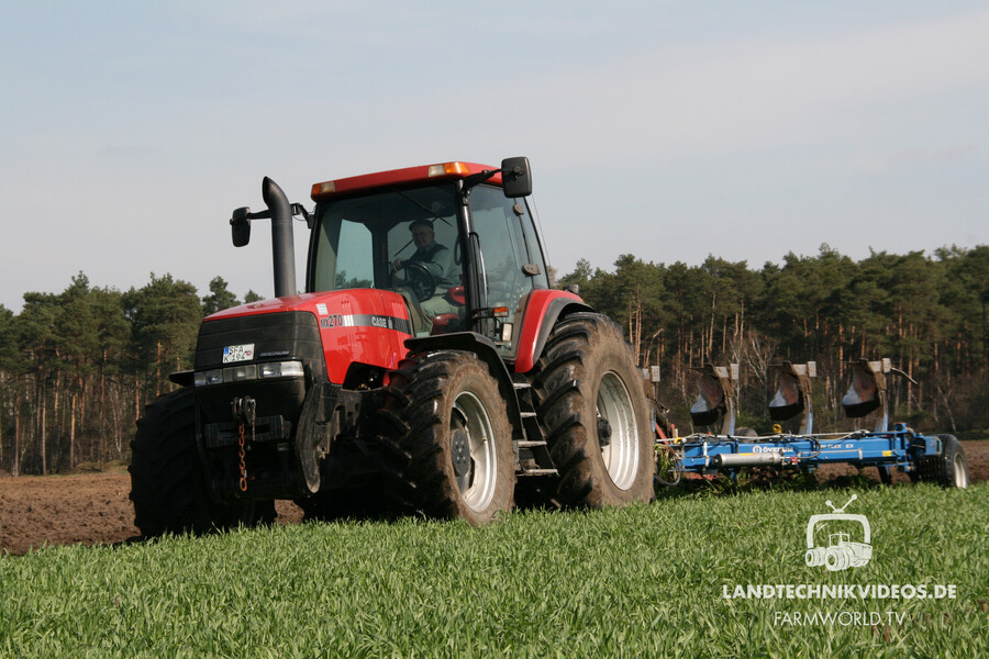 Case IH Magnum MX270 - farmworld.tv