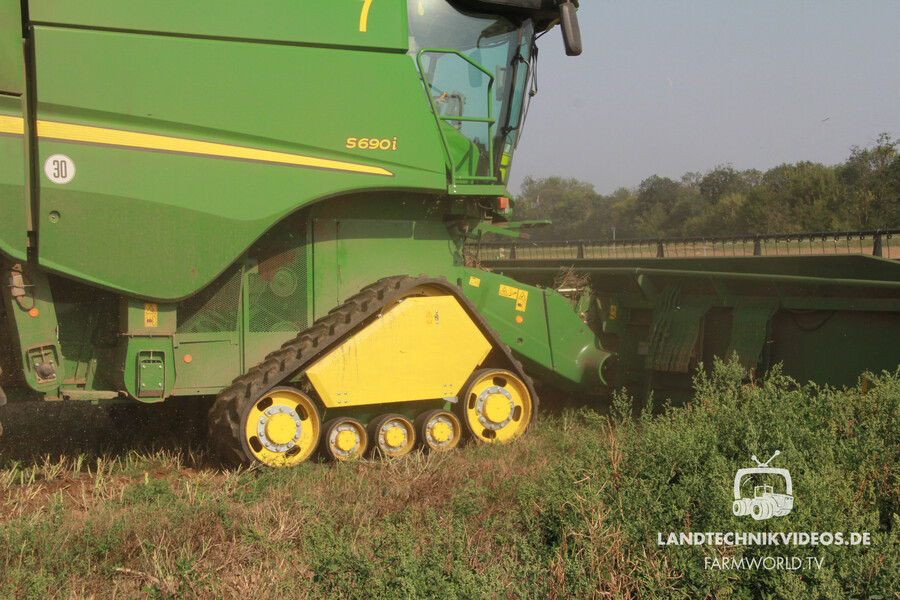 John Deere s690i - farmworld.tv