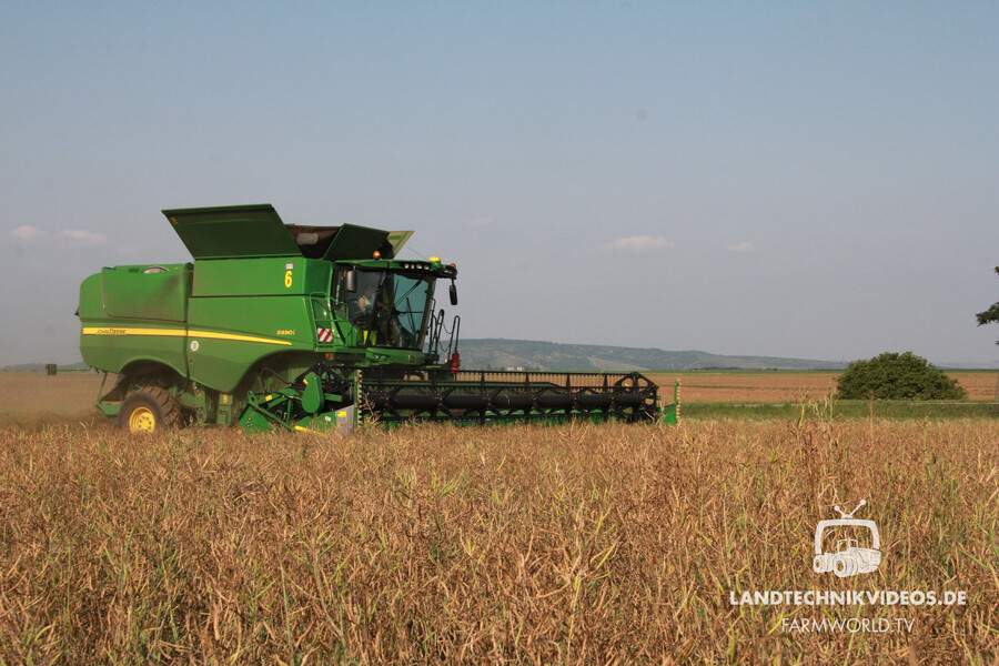 John Deere s690i - farmworld.tv