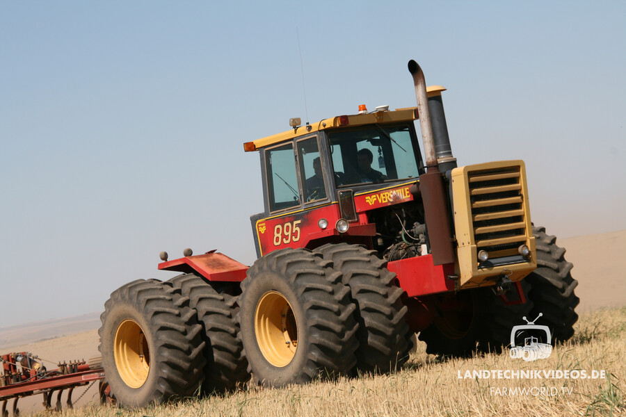 Versatile 895 in Montana - farmworld.tv