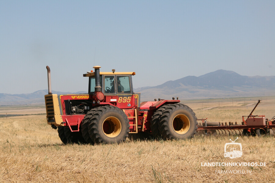 Versatile 895 in Montana - farmworld.tv