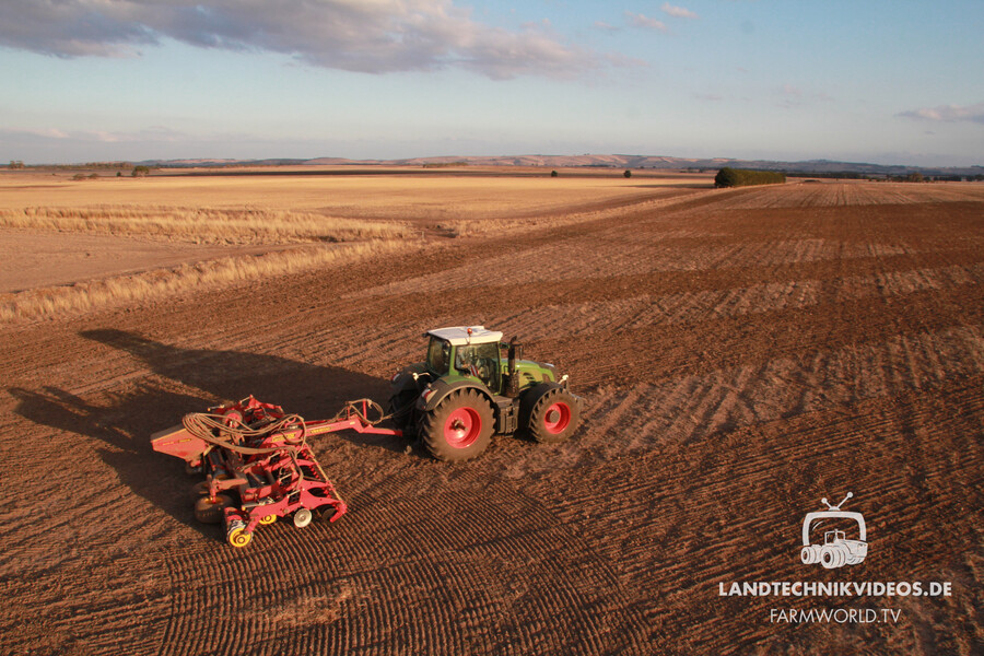 Fendt 924 Vario + Carrier - farmworld.tv