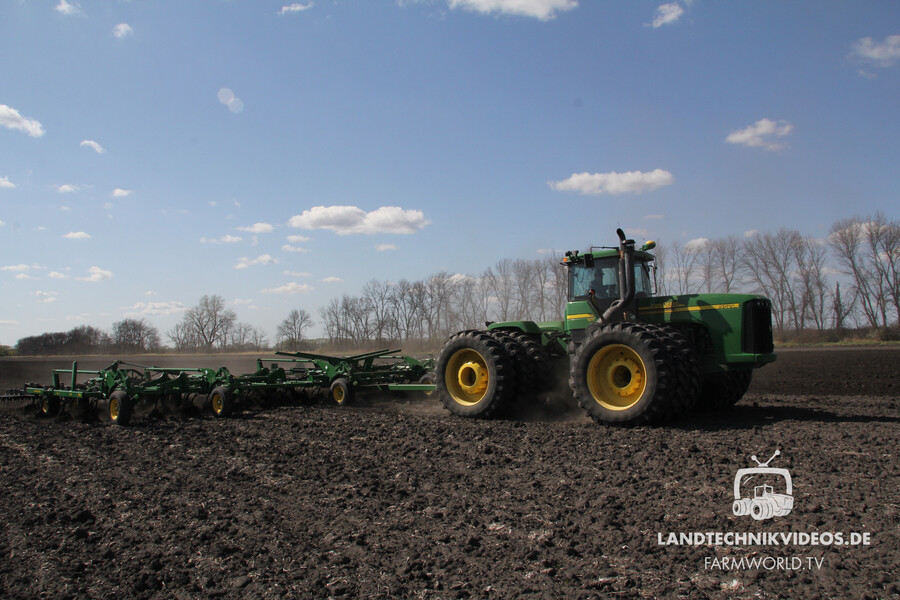 John Deere 9520 mit Grubber - farmworld.tv
