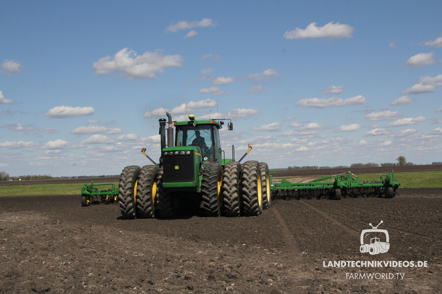 John Deere 9520 mit Grubber - farmworld.tv