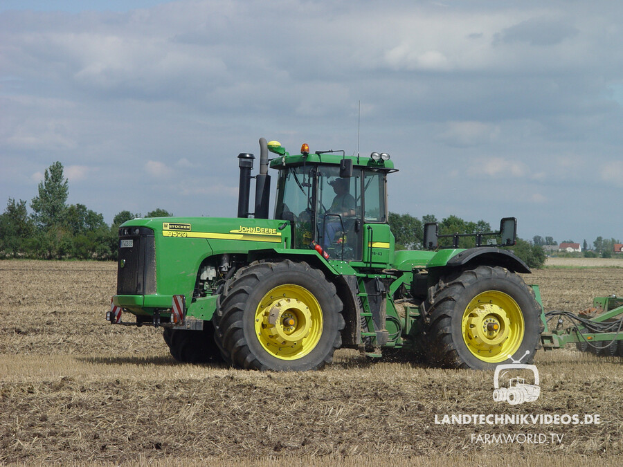 John Deere 9520 - farmworld.tv