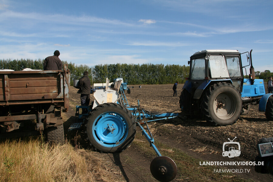 Belarus Traktoren Aussaat - farmworld.tv