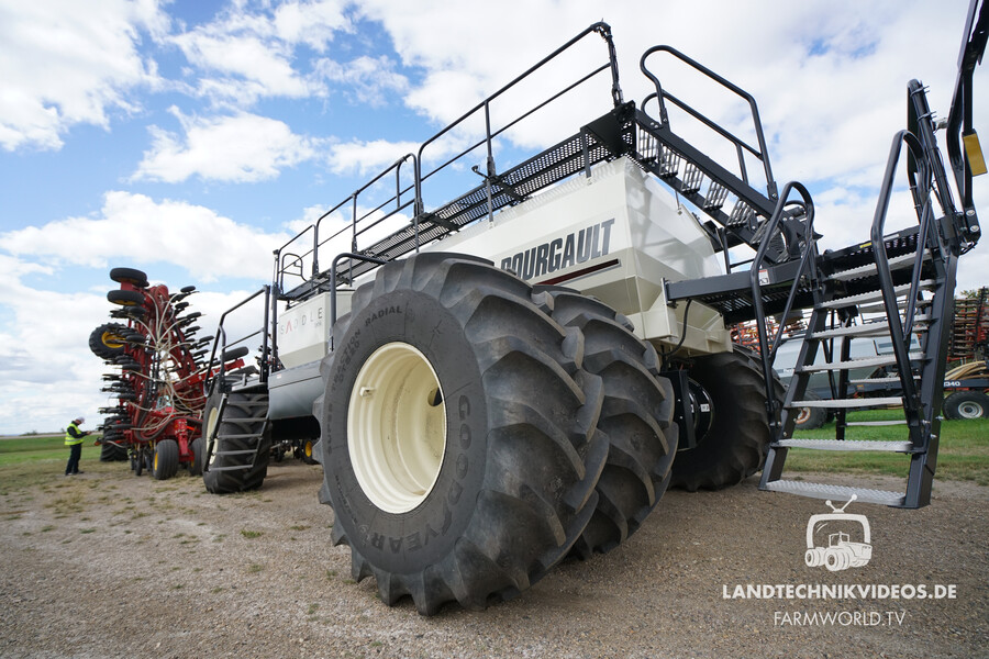 Versatile 610 Wheatbelt Sales Kanada - farmworld.tv