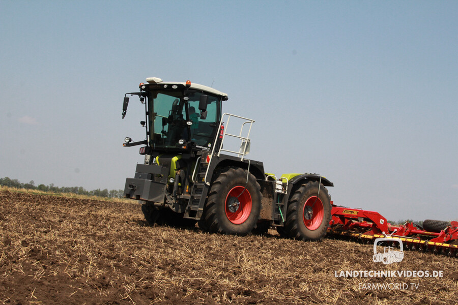 Claas Claas Xerion 3800 Saddle Trac - farmworld.tv