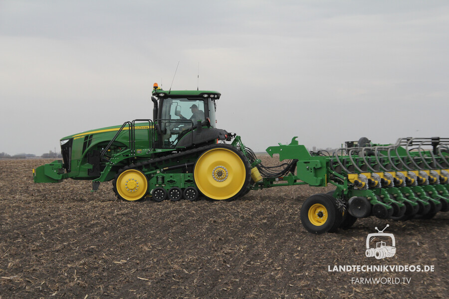 John Deere 8360RT DB Planter - farmworld.tv